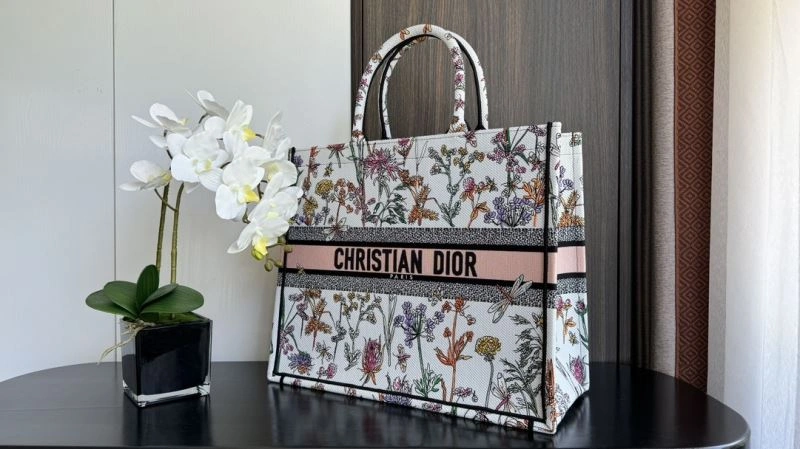 Inexpensive Christian Dior Shopping Bags