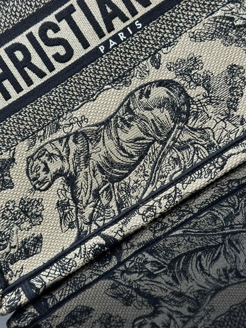 Reasonably priced Christian Dior Shopping Bags