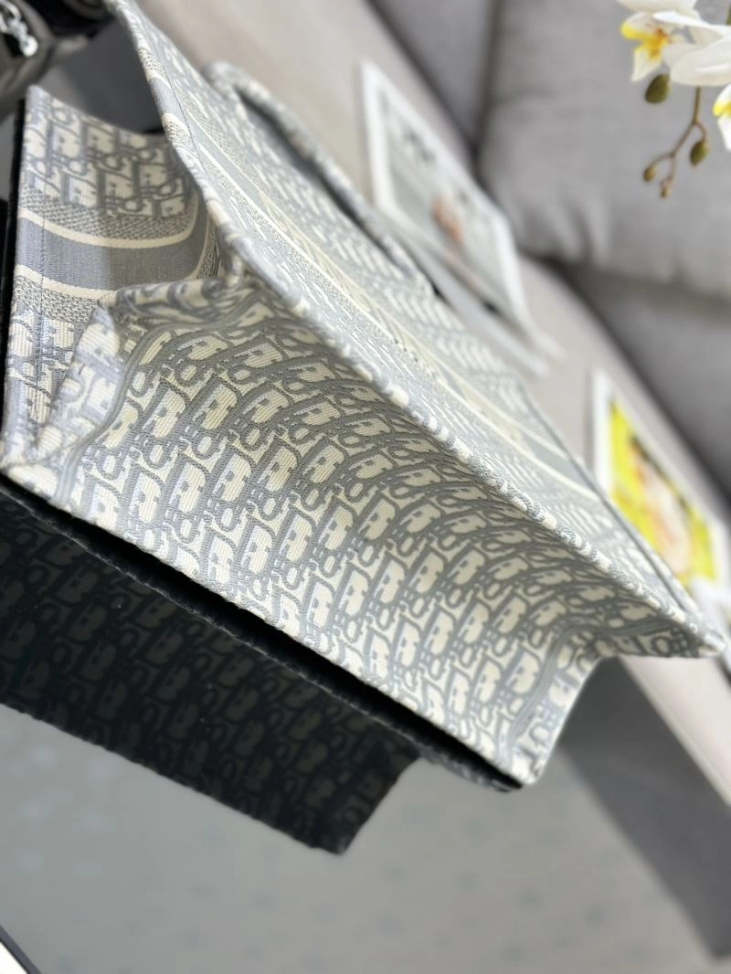 Low-cost Christian Dior Shopping Bags