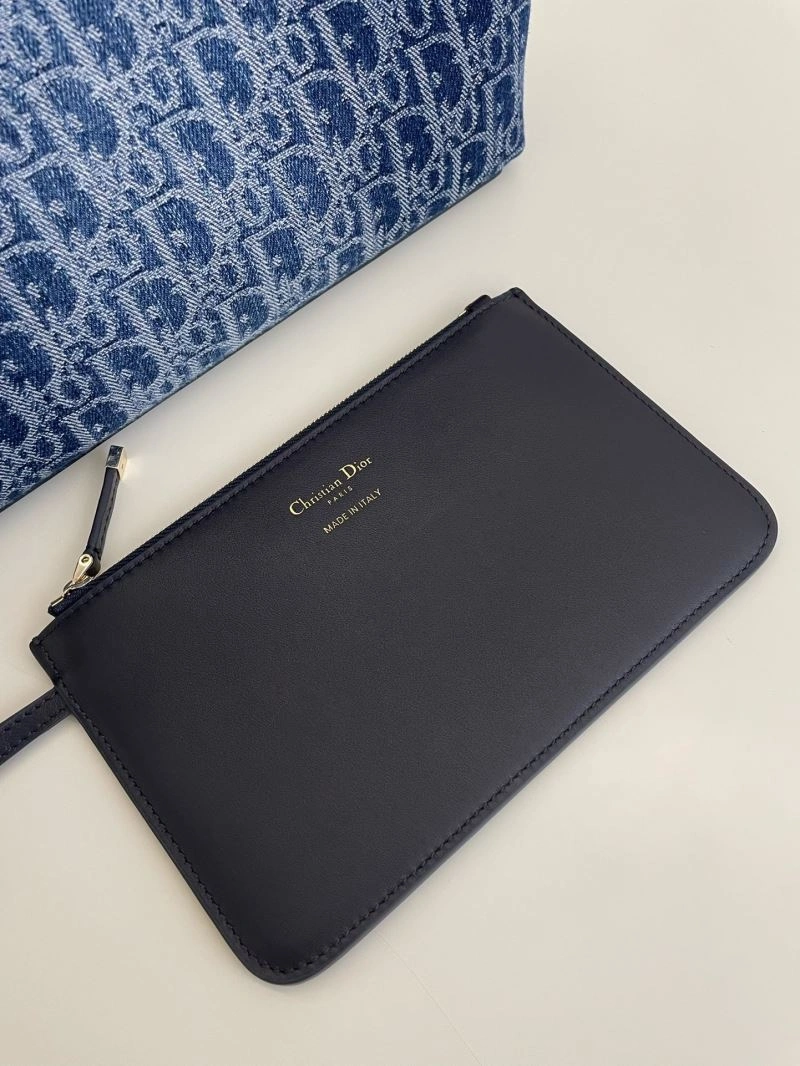 Accurate model Christian Dior Shopping Bags
