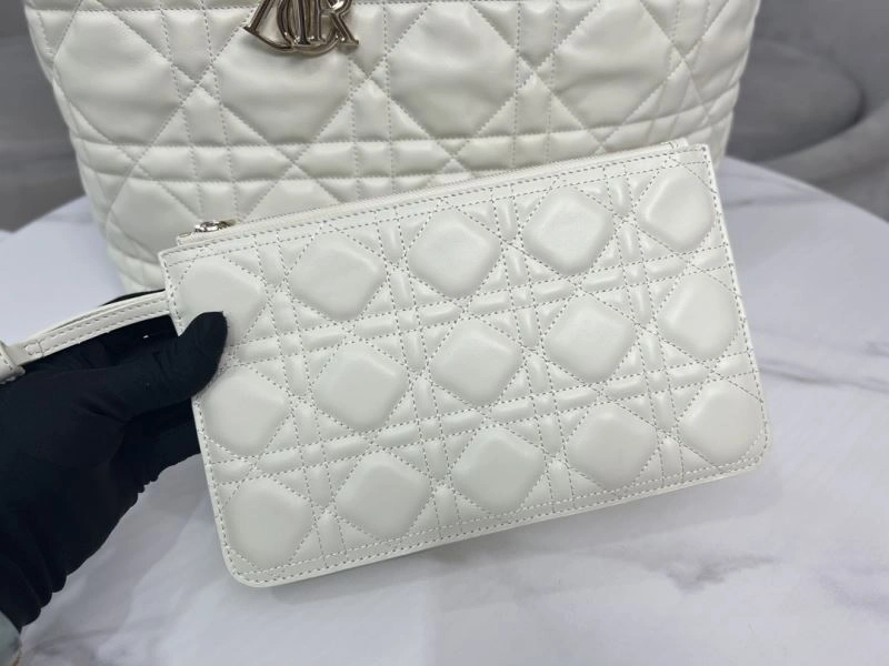 Inexpensive Christian Dior Shopping Bags