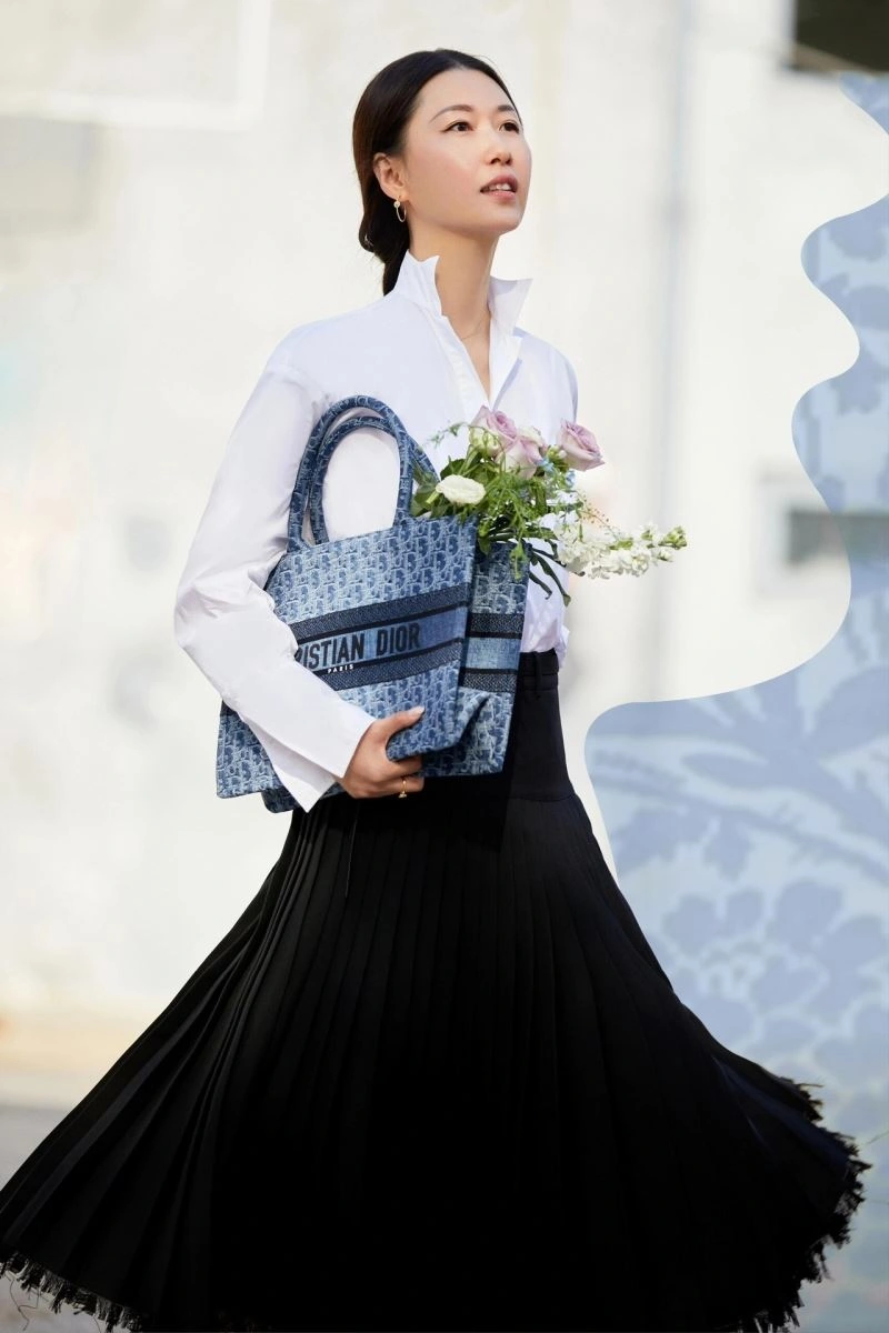 Value-priced Christian Dior Shopping Bags