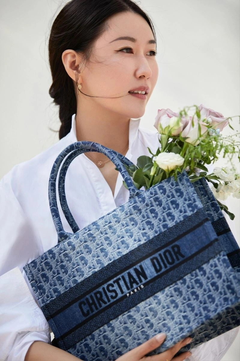 Value-priced Christian Dior Shopping Bags
