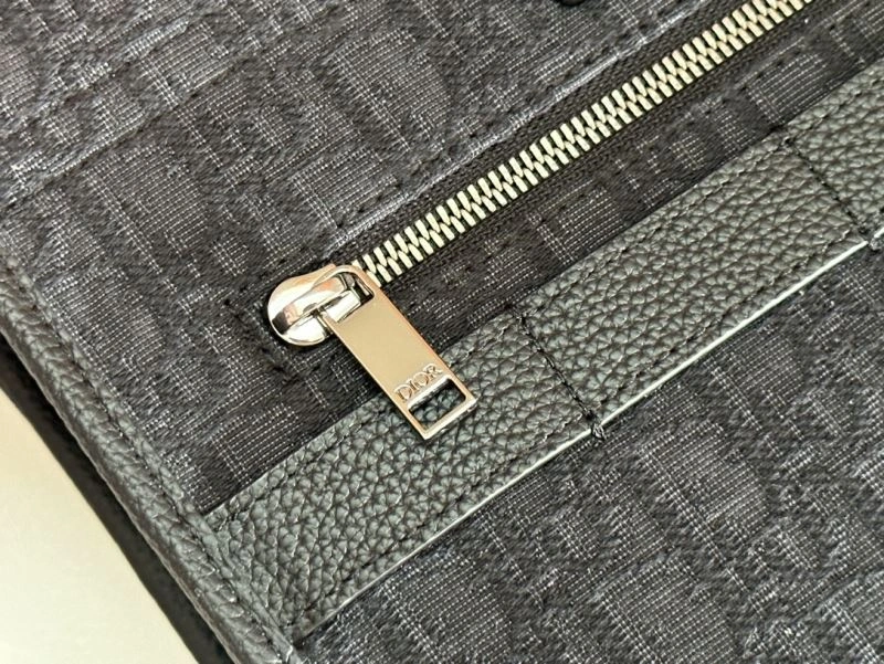 Accurate model Christian Dior Shopping Bags
