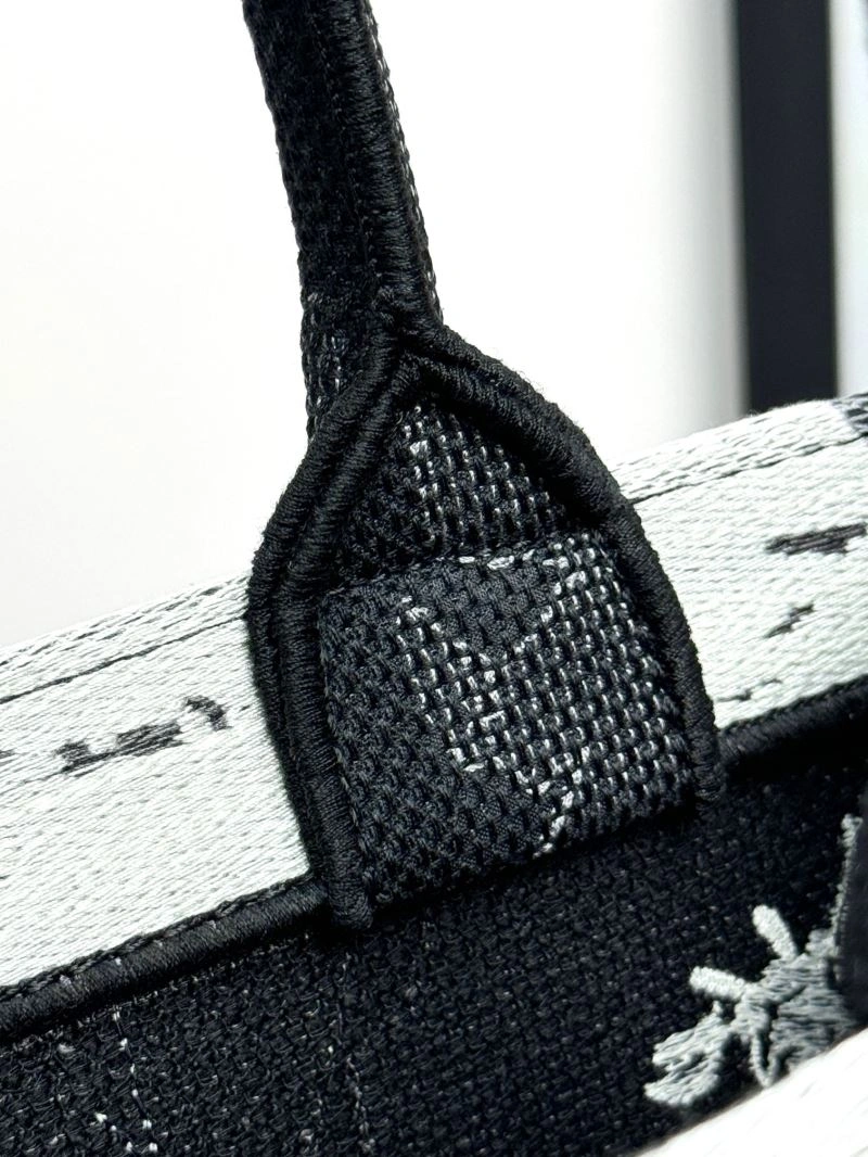 Bargain Christian Dior Shopping Bags