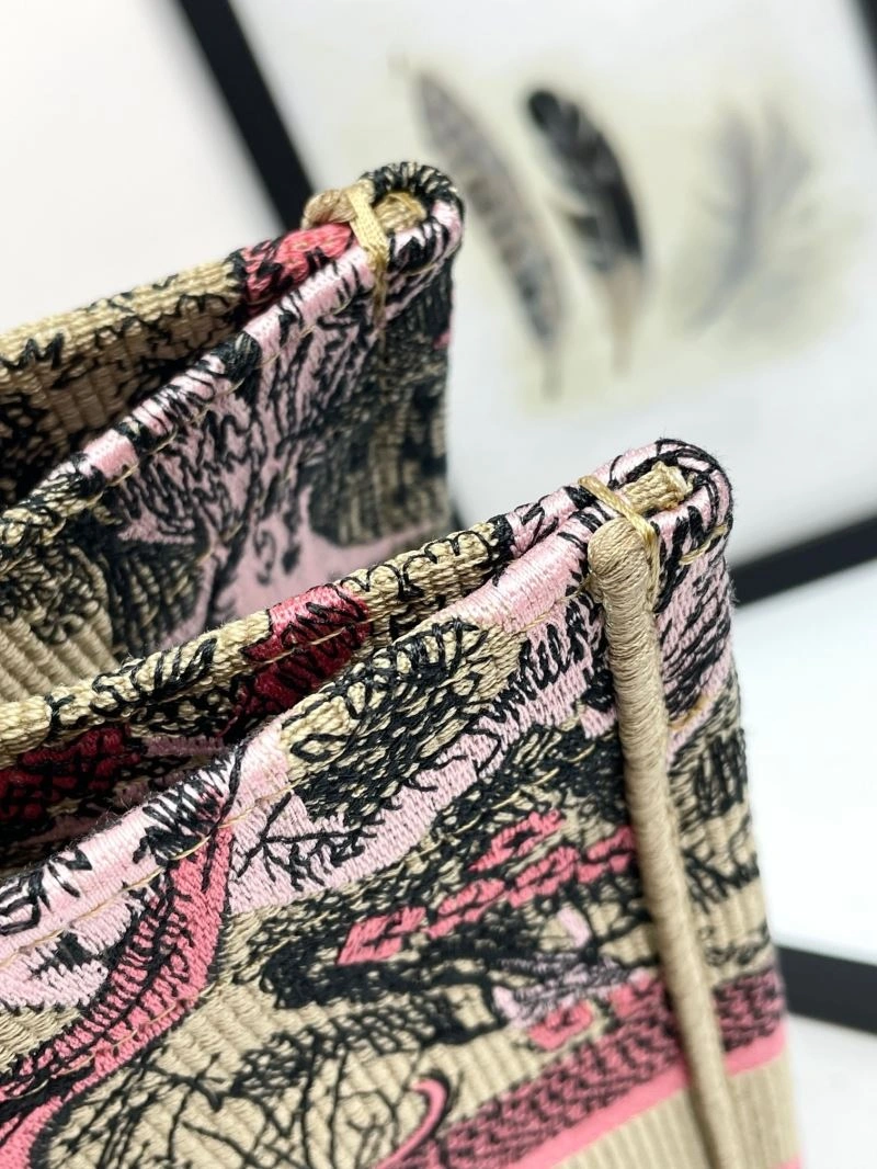 Reasonably priced Christian Dior Shopping Bags