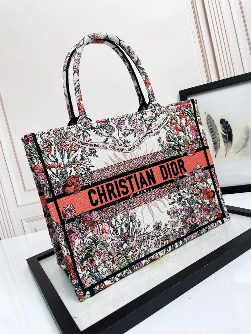 Reasonably priced Christian Dior Shopping Bags