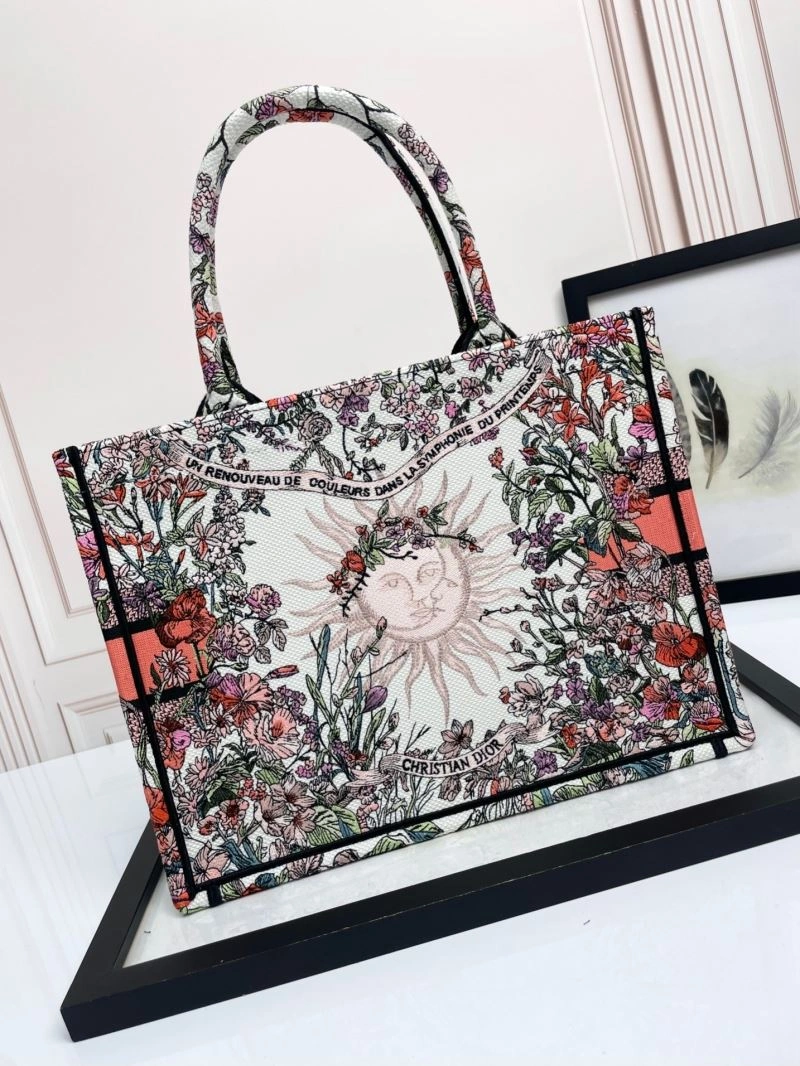 Reasonably priced Christian Dior Shopping Bags