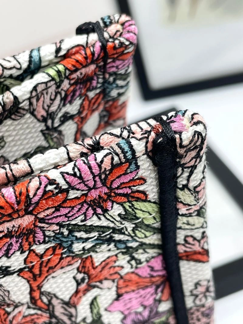 Reasonably priced Christian Dior Shopping Bags