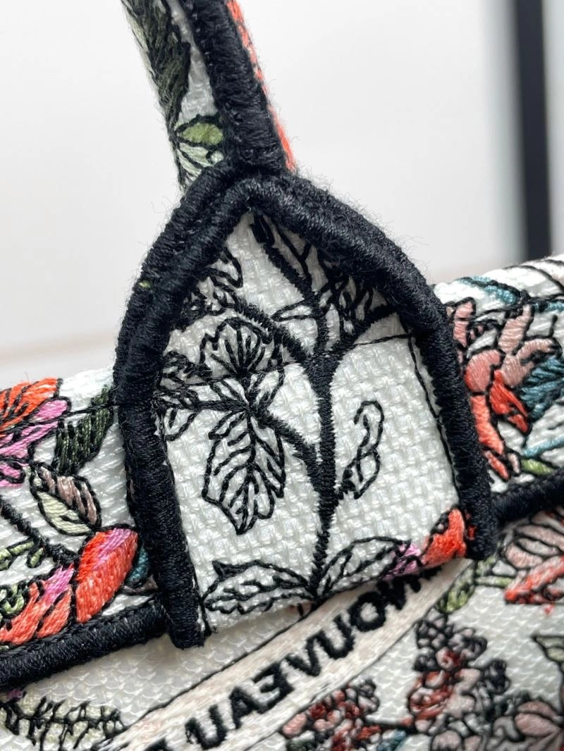 Reasonably priced Christian Dior Shopping Bags