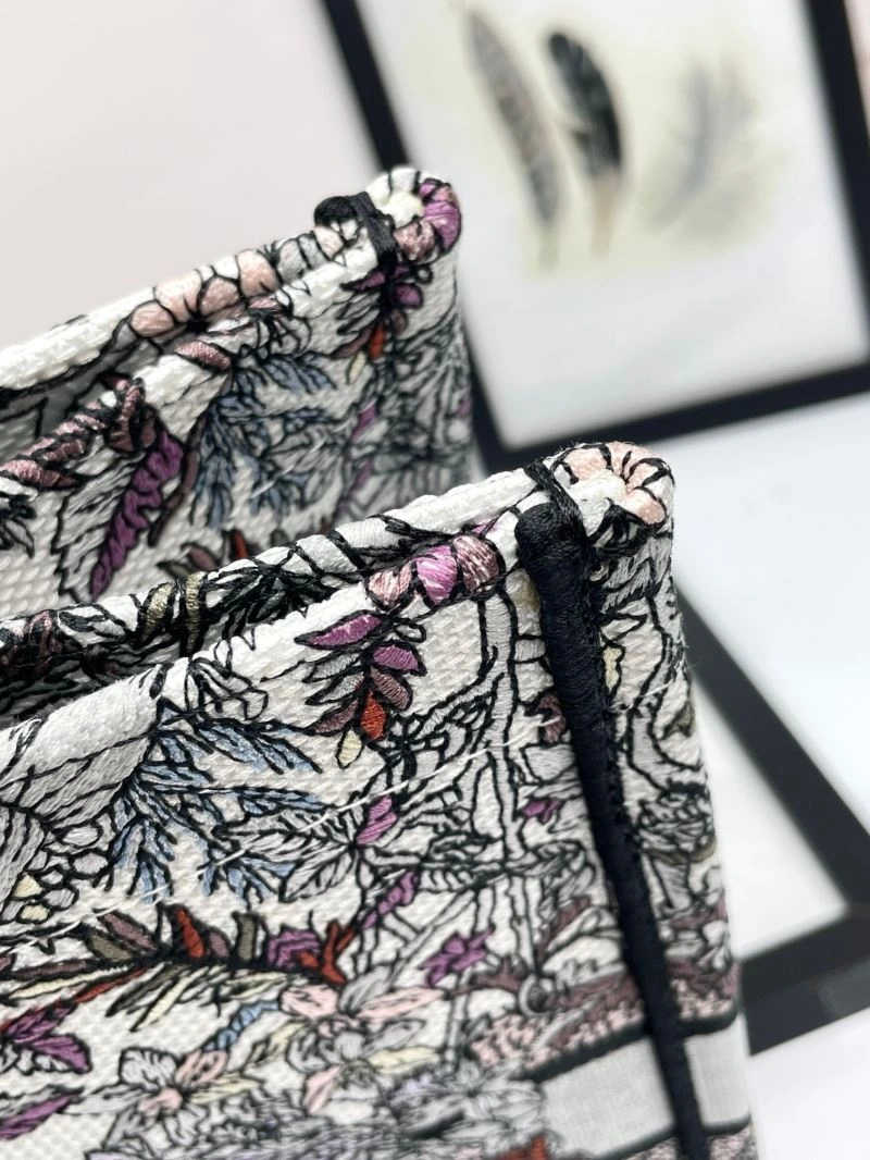 Top match Christian Dior Shopping Bags