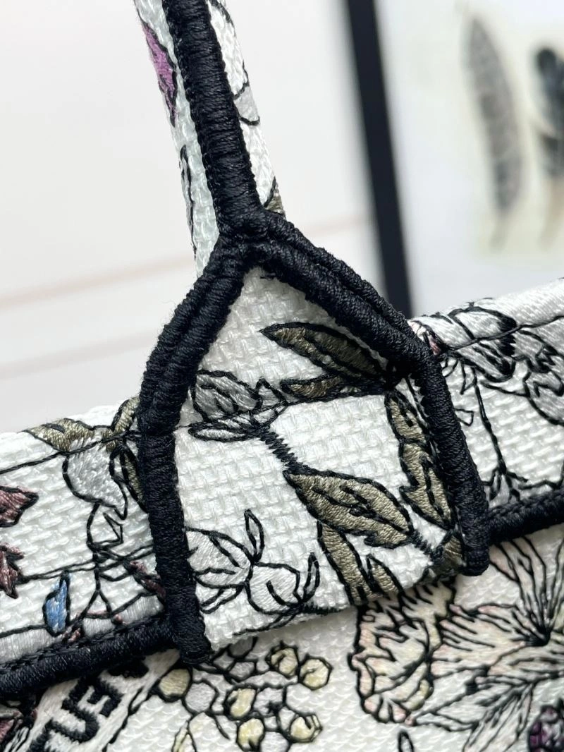 Top match Christian Dior Shopping Bags