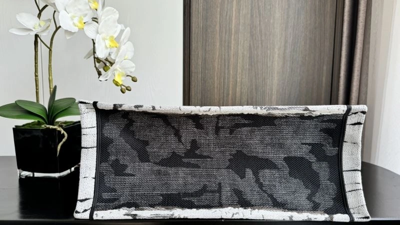 Cut-rate Christian Dior Shopping Bags