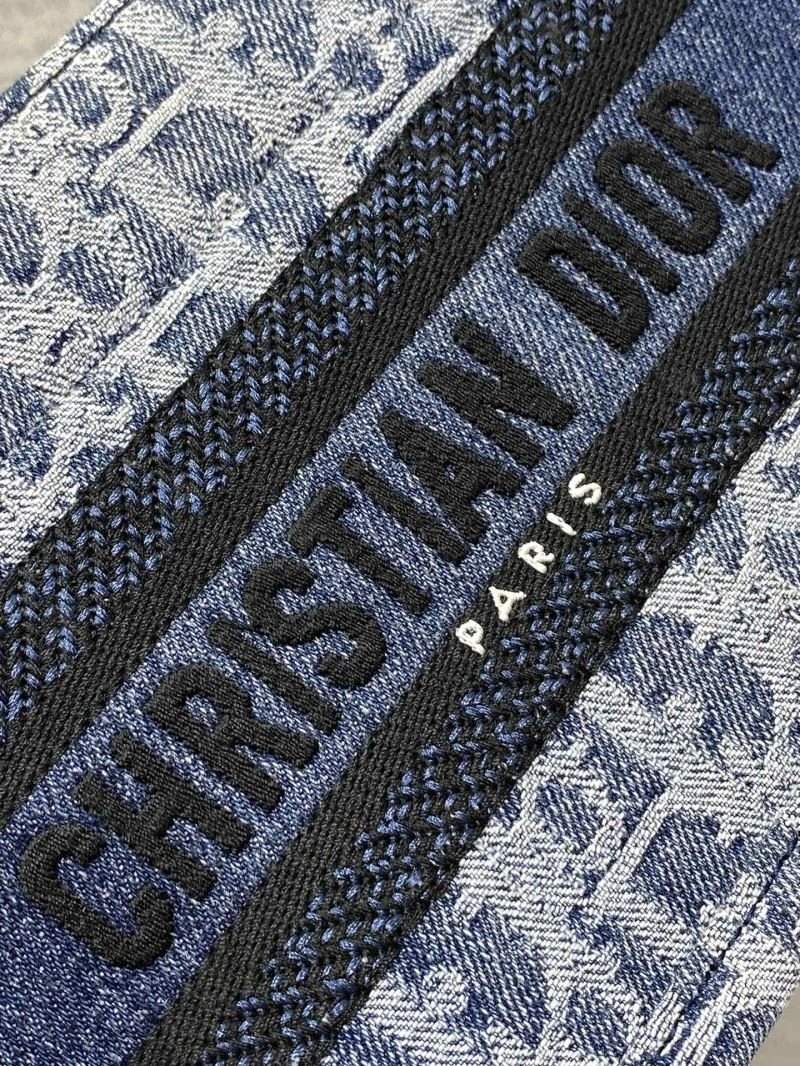 Reasonably priced Christian Dior Shopping Bags