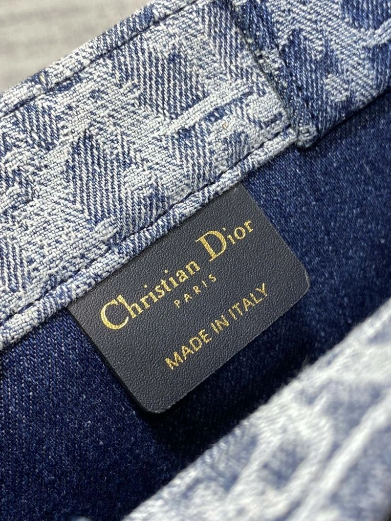 Reasonably priced Christian Dior Shopping Bags