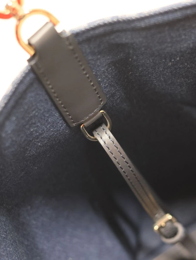Cut-rate Christian Dior Shopping Bags