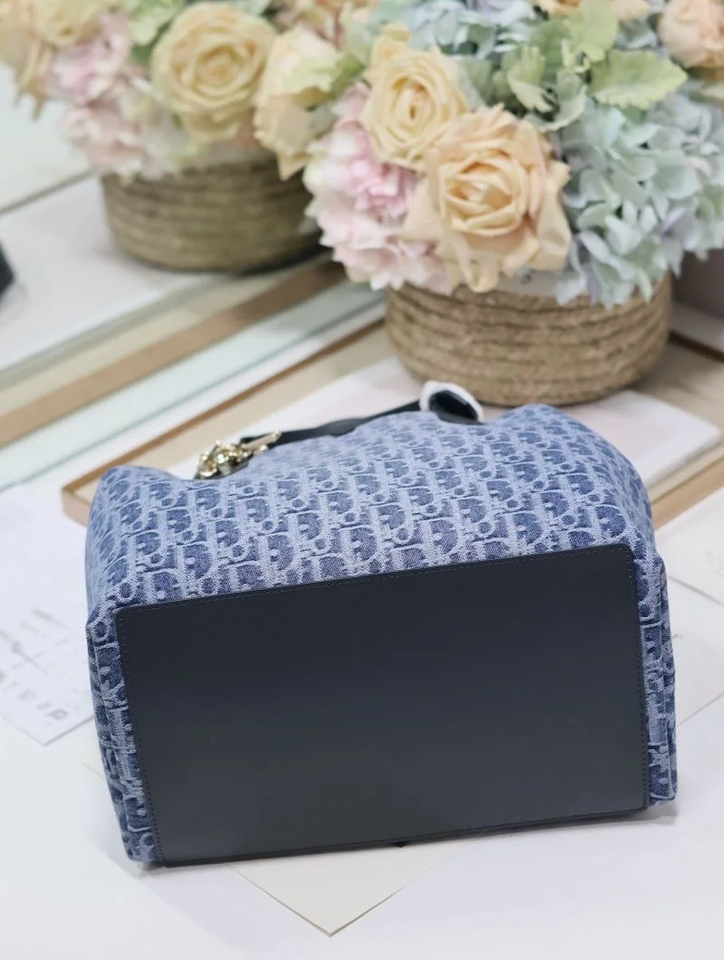 Reasonably priced Christian Dior Shopping Bags