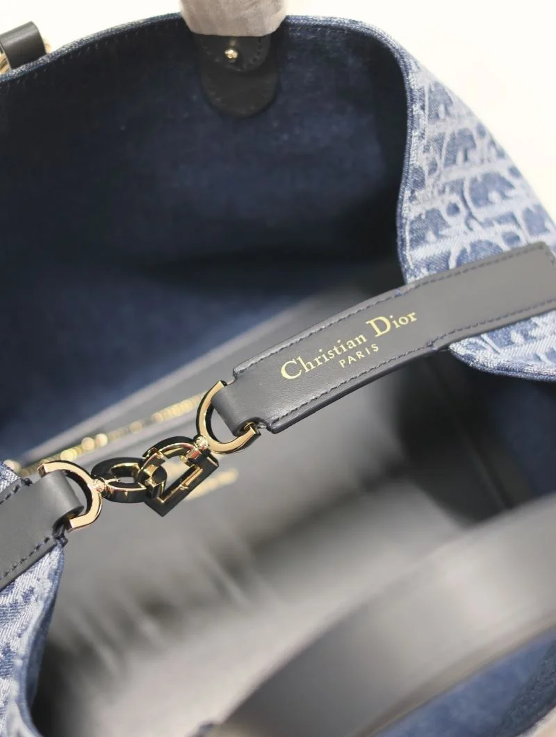 Reasonably priced Christian Dior Shopping Bags