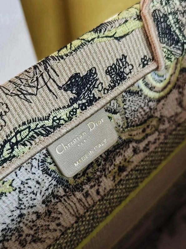 Economical Christian Dior Shopping Bags