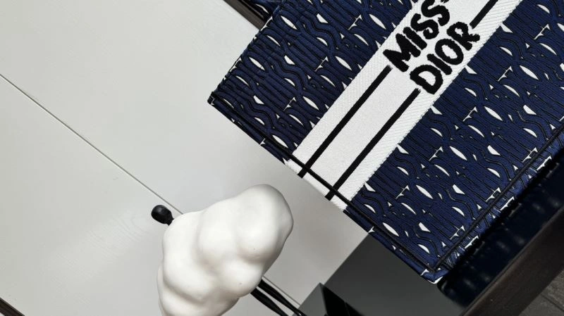 Low-cost Christian Dior Shopping Bags