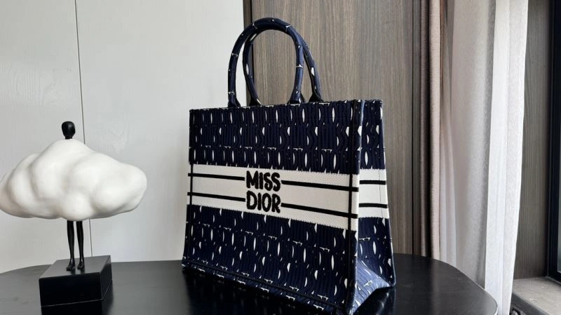 Low-cost Christian Dior Shopping Bags