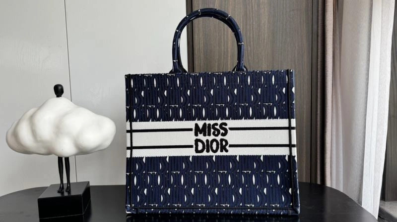 Low-cost Christian Dior Shopping Bags