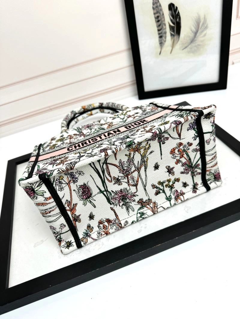 Top match Christian Dior Shopping Bags