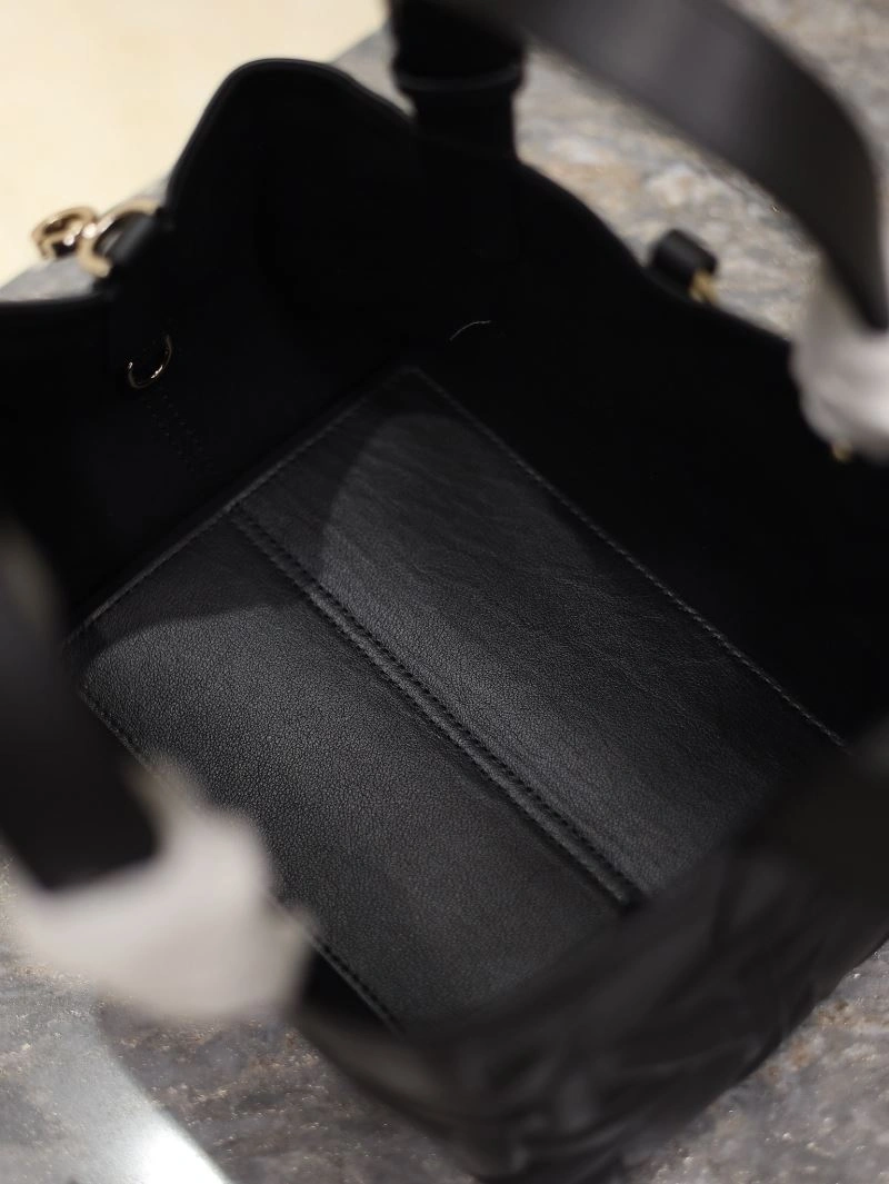 Bargain Christian Dior Shopping Bags