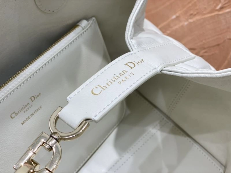 Reasonably priced Christian Dior Shopping Bags