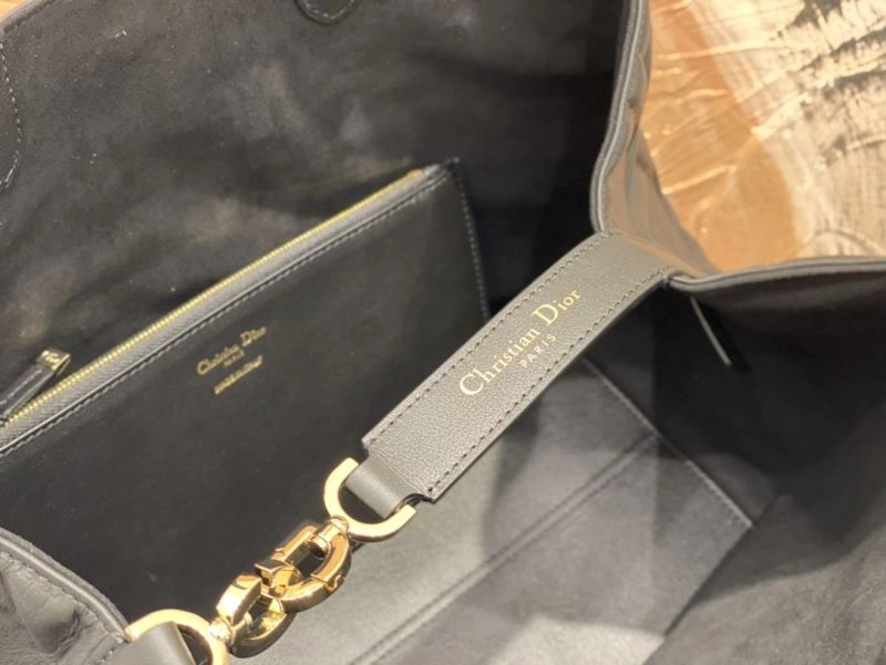 Low-cost Christian Dior Shopping Bags