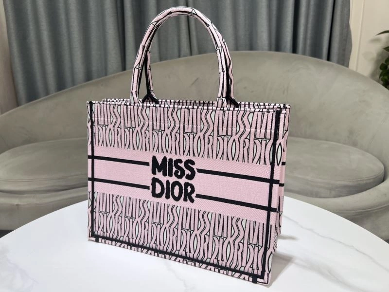 Top match Christian Dior Shopping Bags