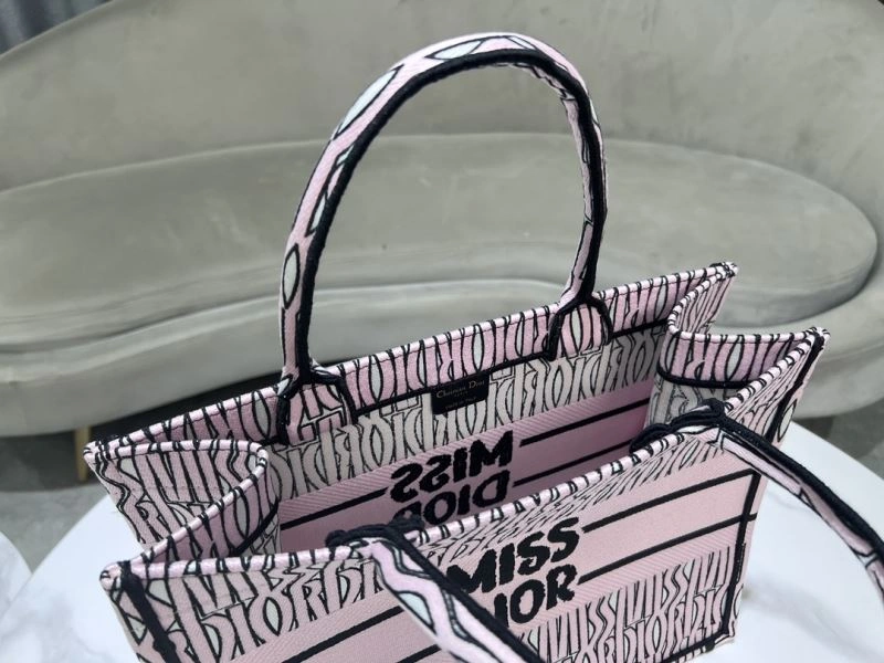 Top match Christian Dior Shopping Bags