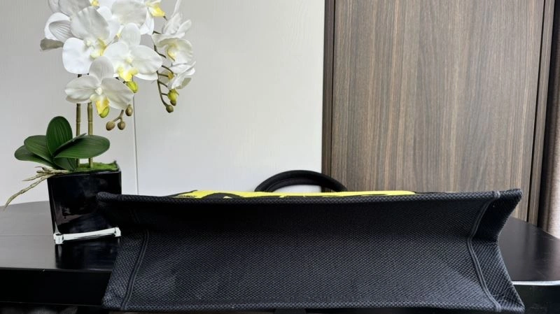 Top mirror Christian Dior Shopping Bags