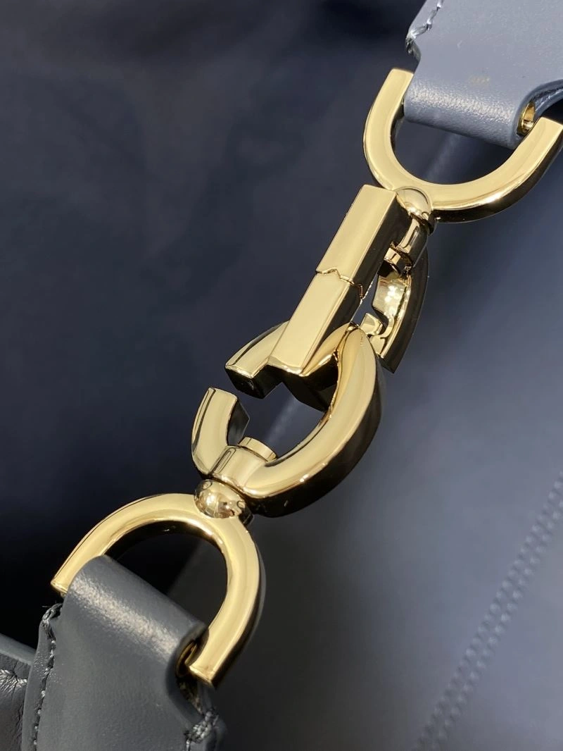 Accurate model Christian Dior Shopping Bags