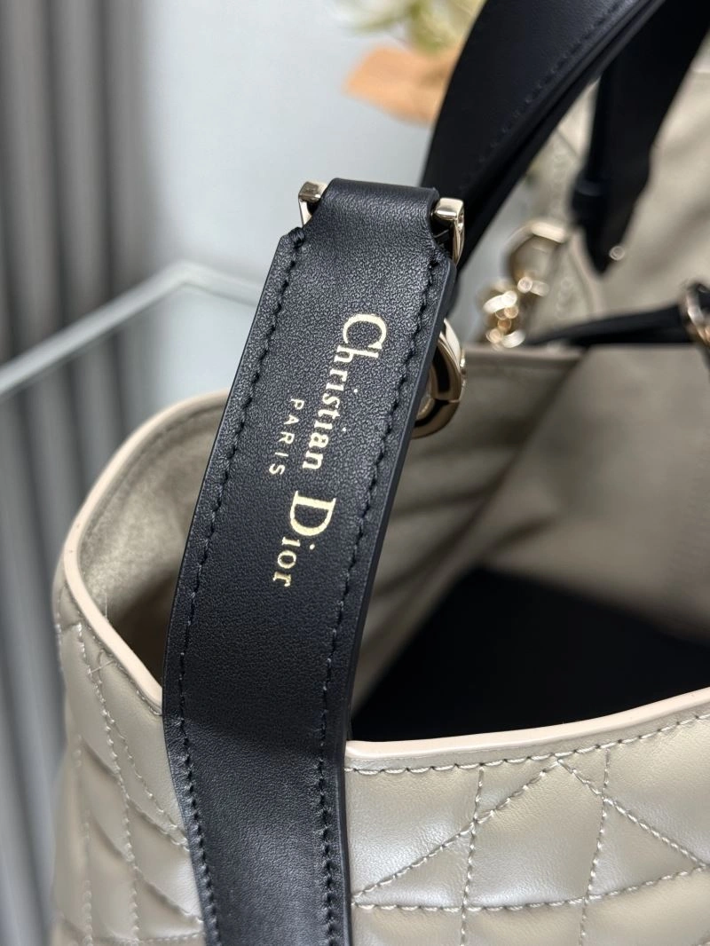 Exact replica Christian Dior Shopping Bags