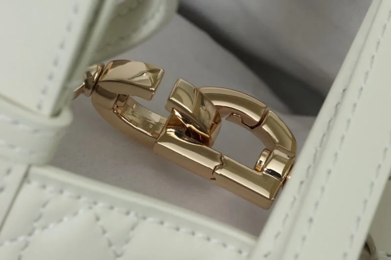 Low-cost Christian Dior Shopping Bags