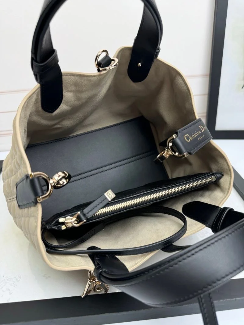 Low-cost Christian Dior Shopping Bags