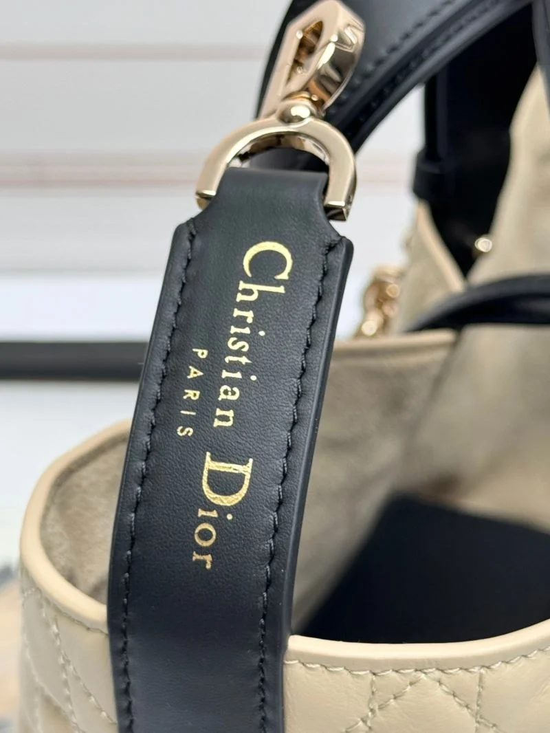 Low-cost Christian Dior Shopping Bags