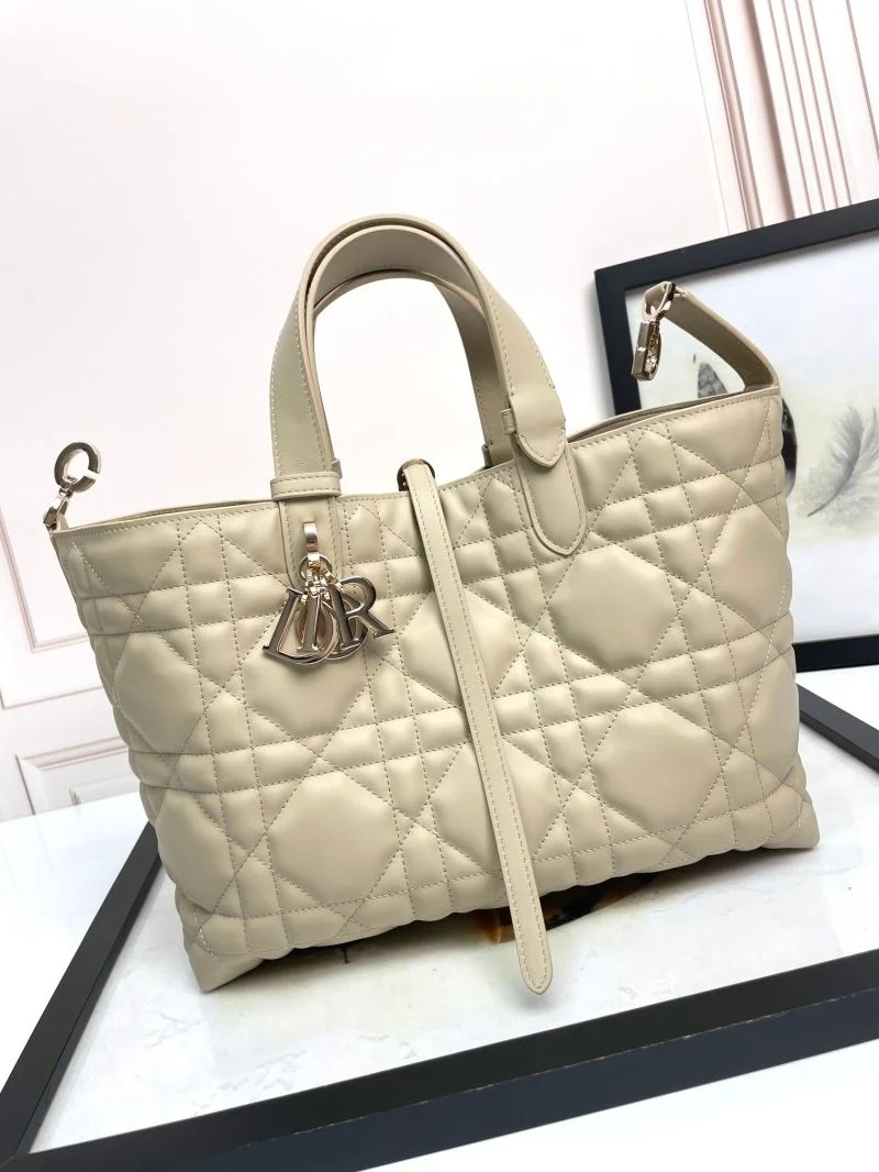 Exact replica Christian Dior Shopping Bags