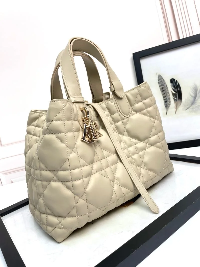 Exact replica Christian Dior Shopping Bags