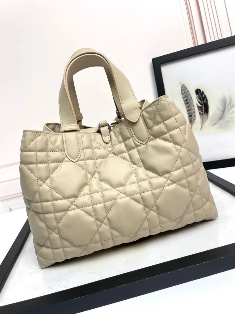 Exact replica Christian Dior Shopping Bags