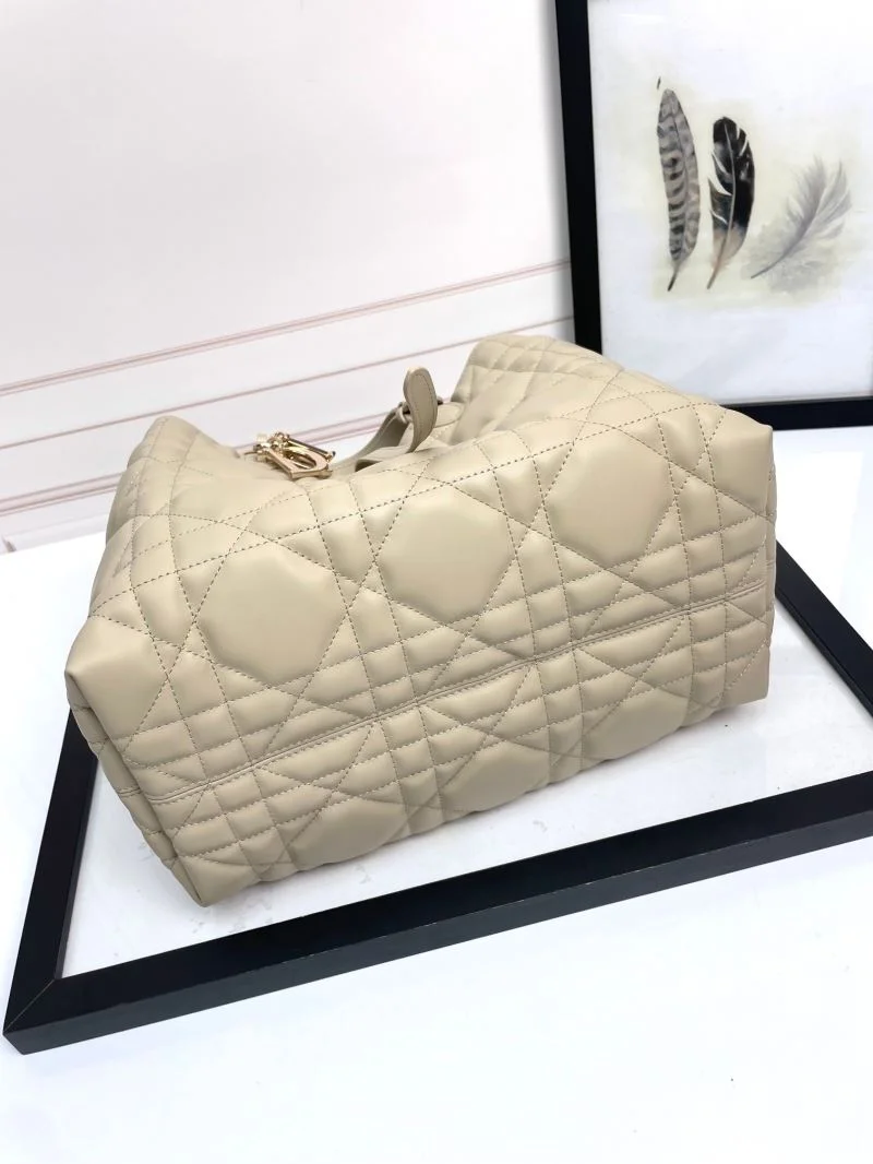 Exact replica Christian Dior Shopping Bags