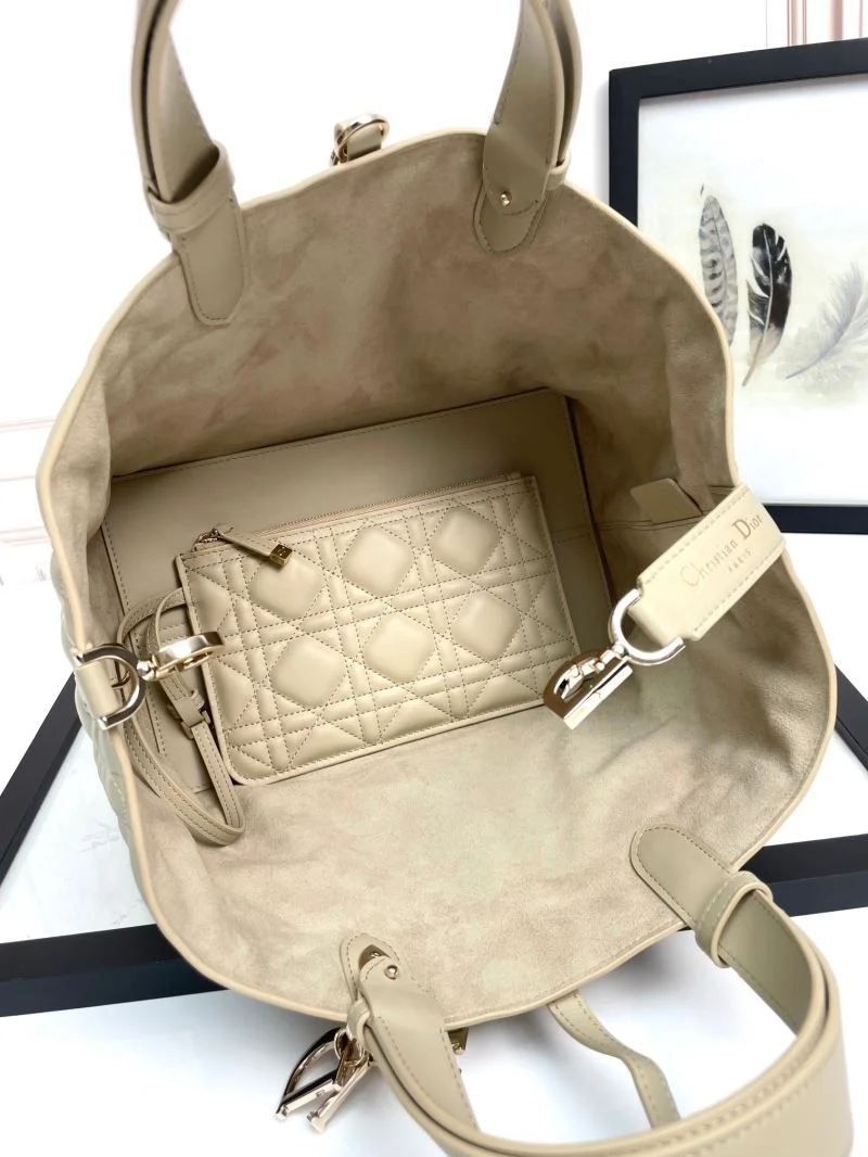 Exact replica Christian Dior Shopping Bags