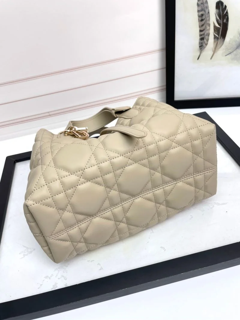 Top mirror Christian Dior Shopping Bags