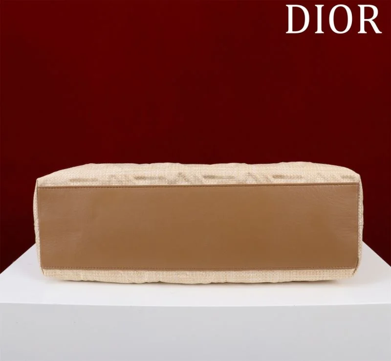 Reasonably priced Christian Dior Shopping Bags