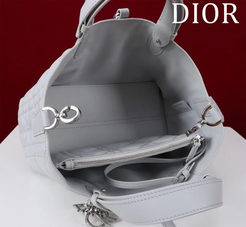 Exact replica Christian Dior Shopping Bags