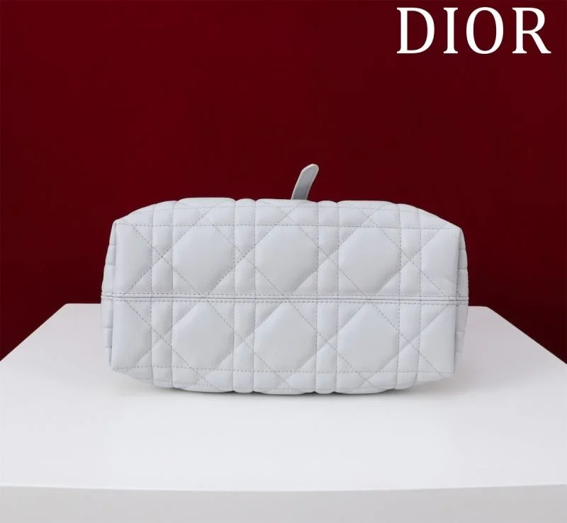Exact replica Christian Dior Shopping Bags