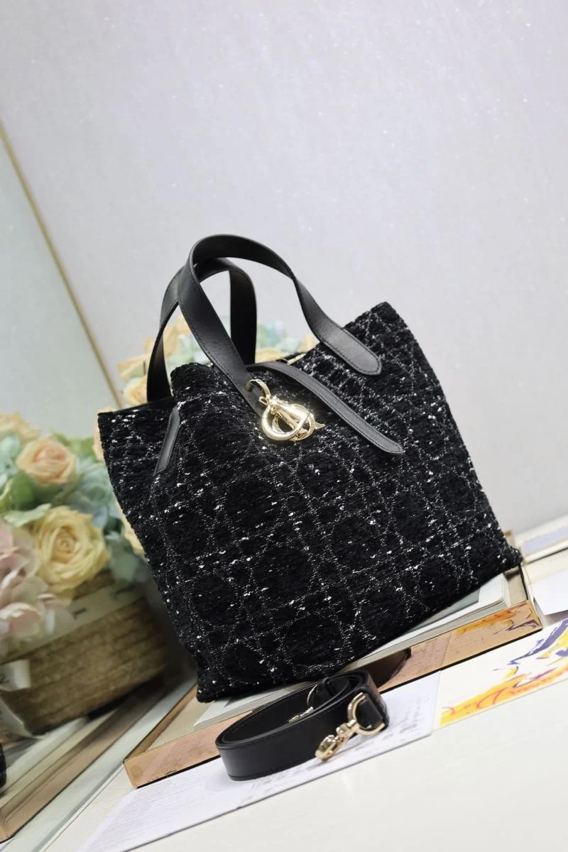 Reasonably priced Christian Dior Shopping Bags