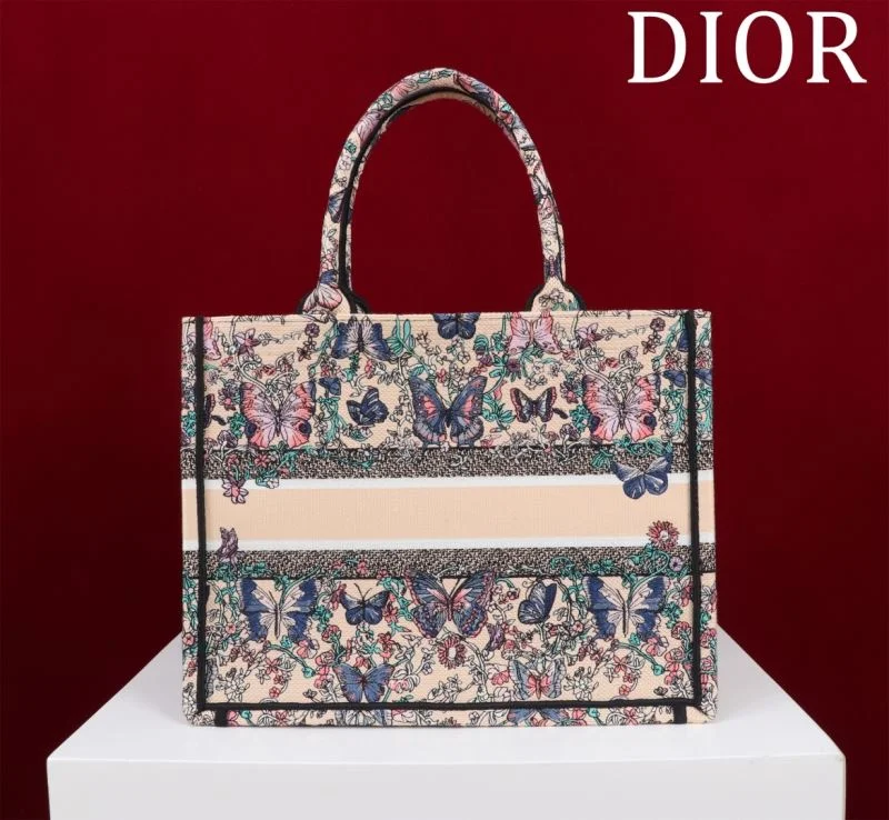 Reasonably priced Christian Dior Shopping Bags