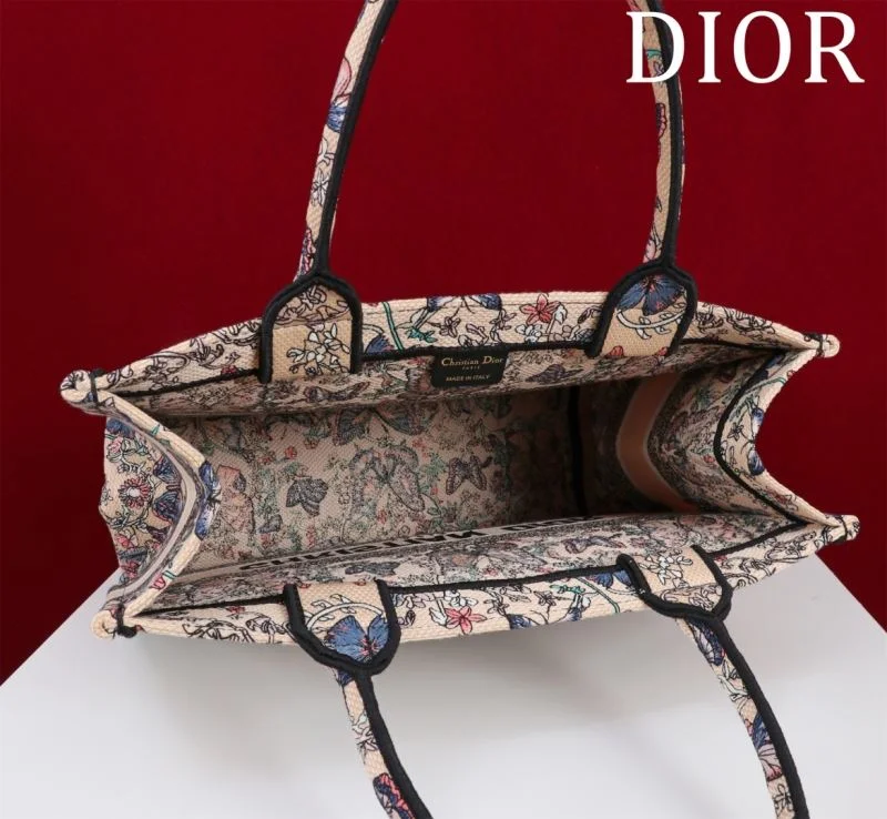 Reasonably priced Christian Dior Shopping Bags